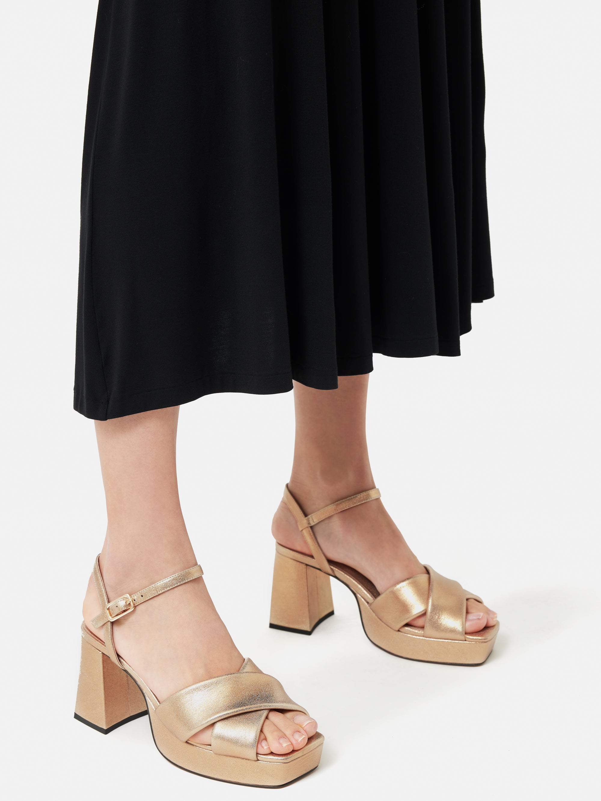 Hanna Platform Sandal | Gold – Jigsaw