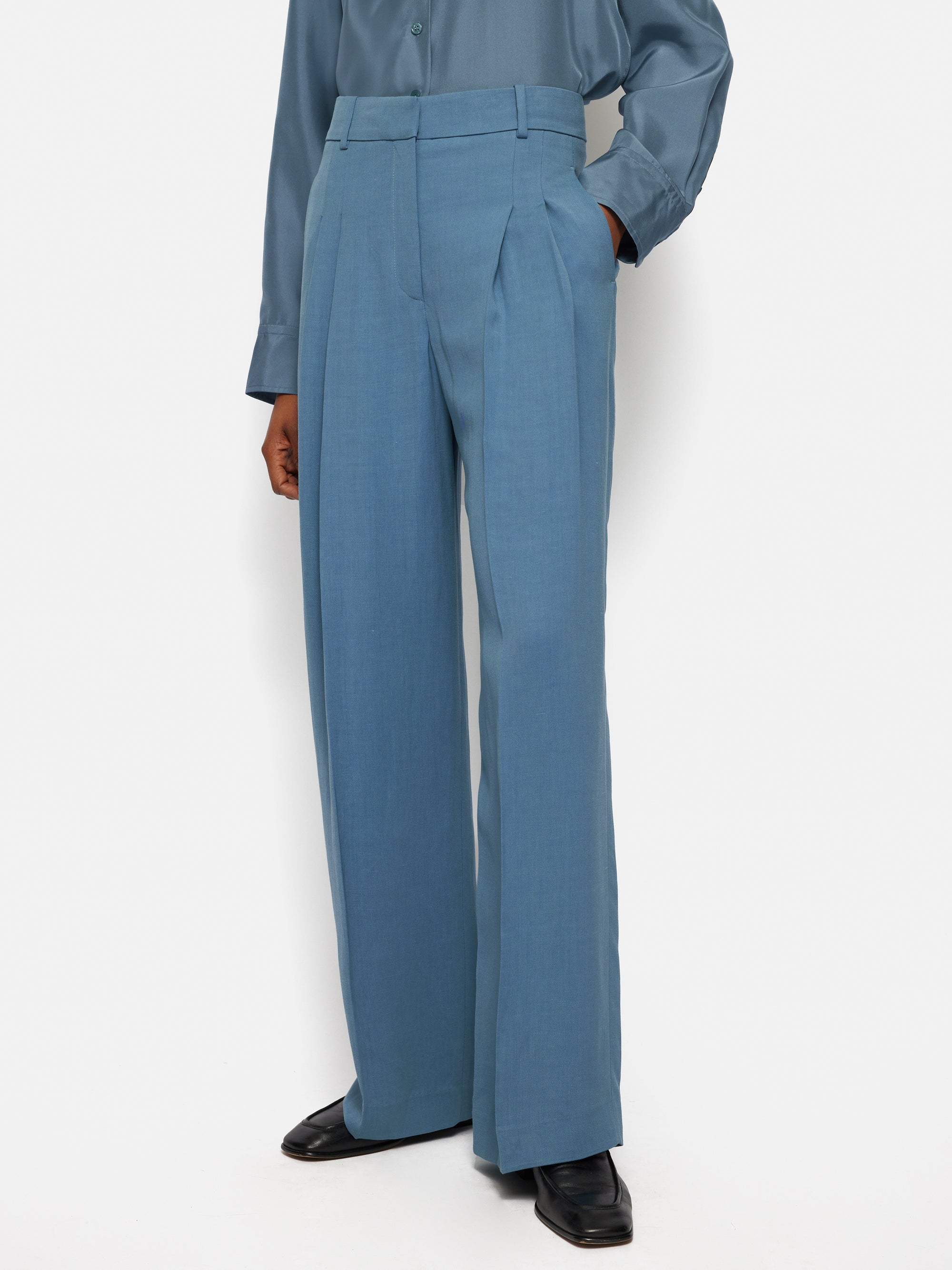 Kemp Italian Linen Trouser | Blue – Jigsaw