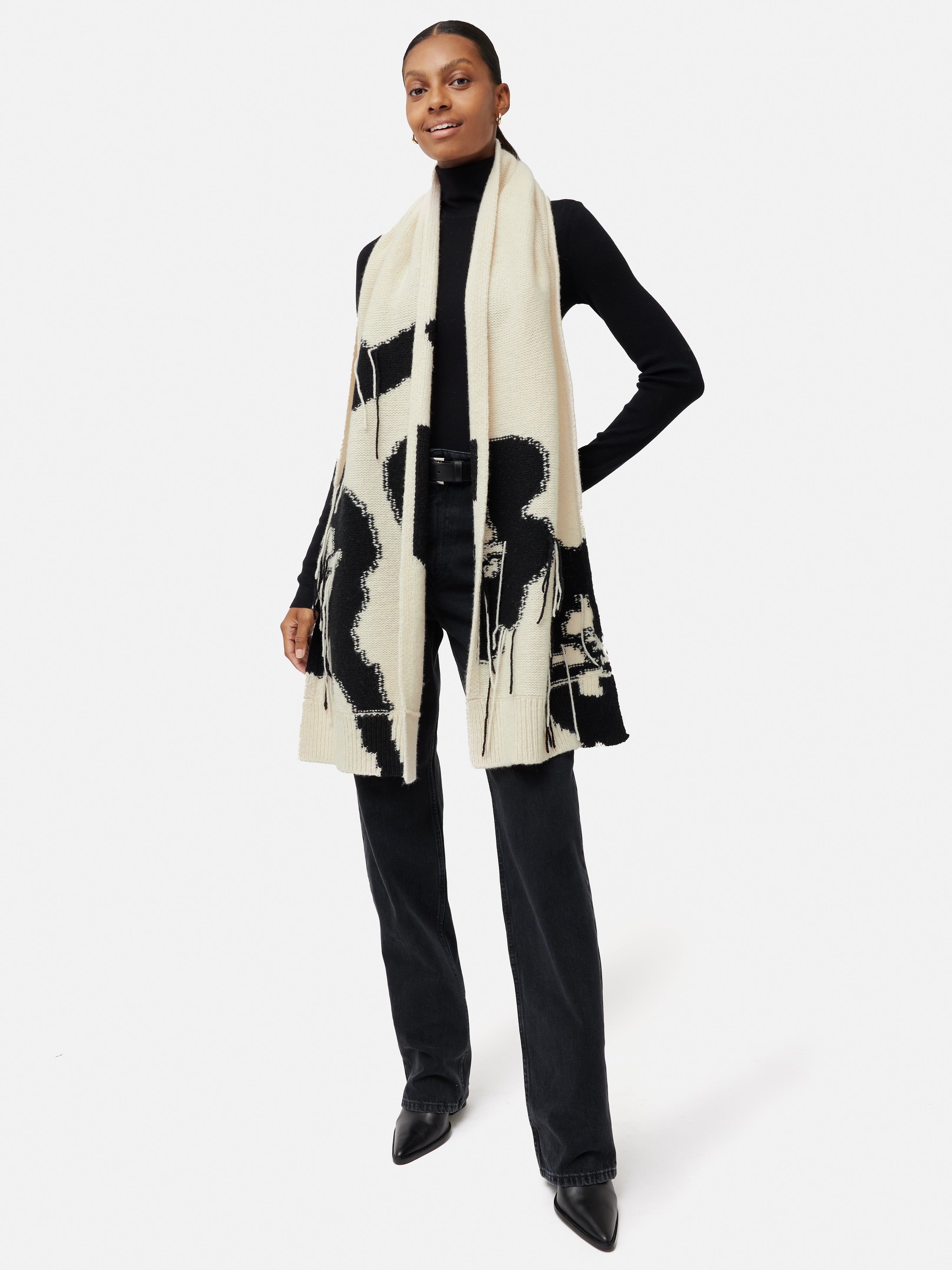 Floral Intarsia Scarf | Monochrome – Jigsaw