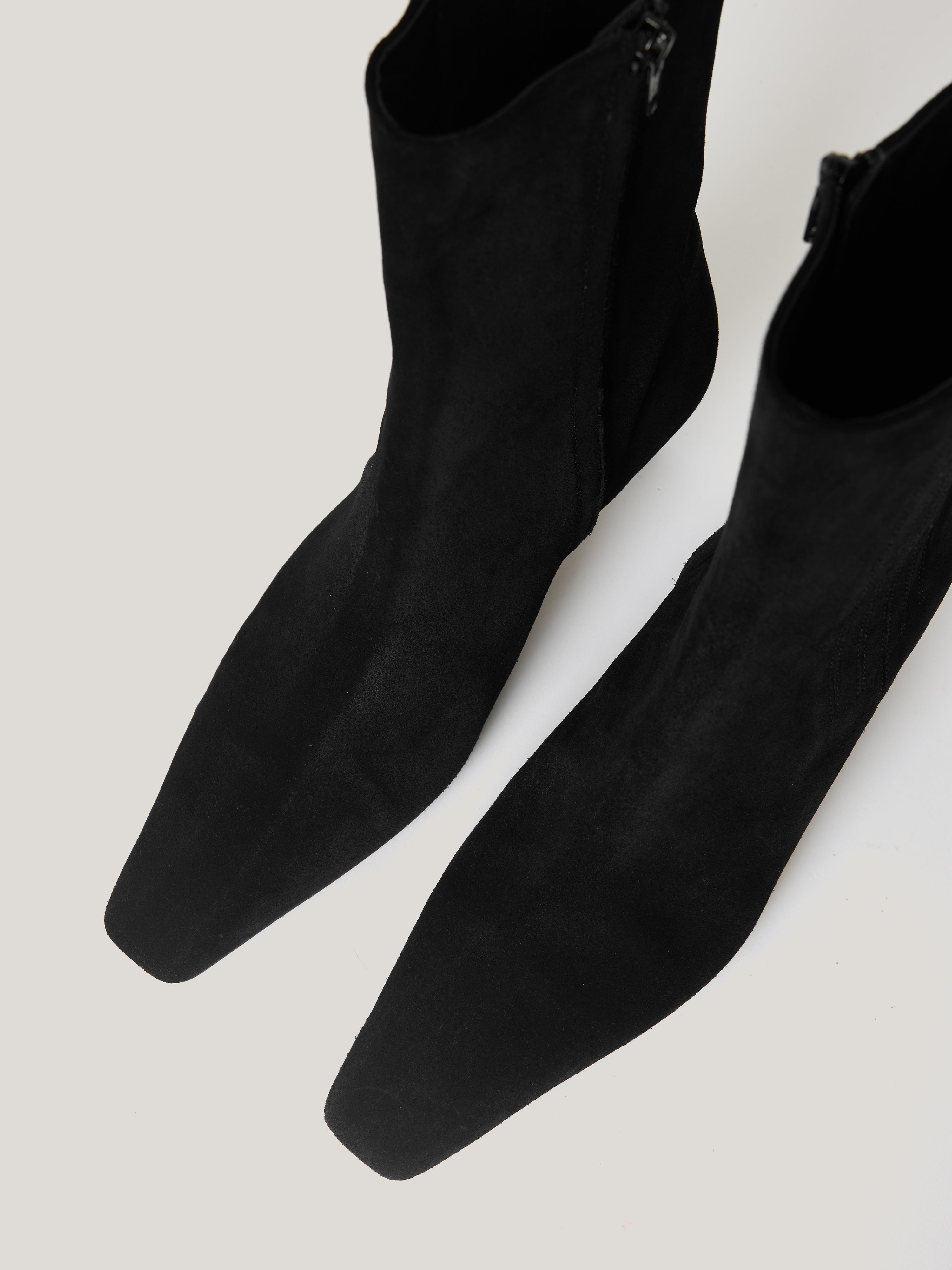 Suede Valerie Ankle Boot | Black – Jigsaw