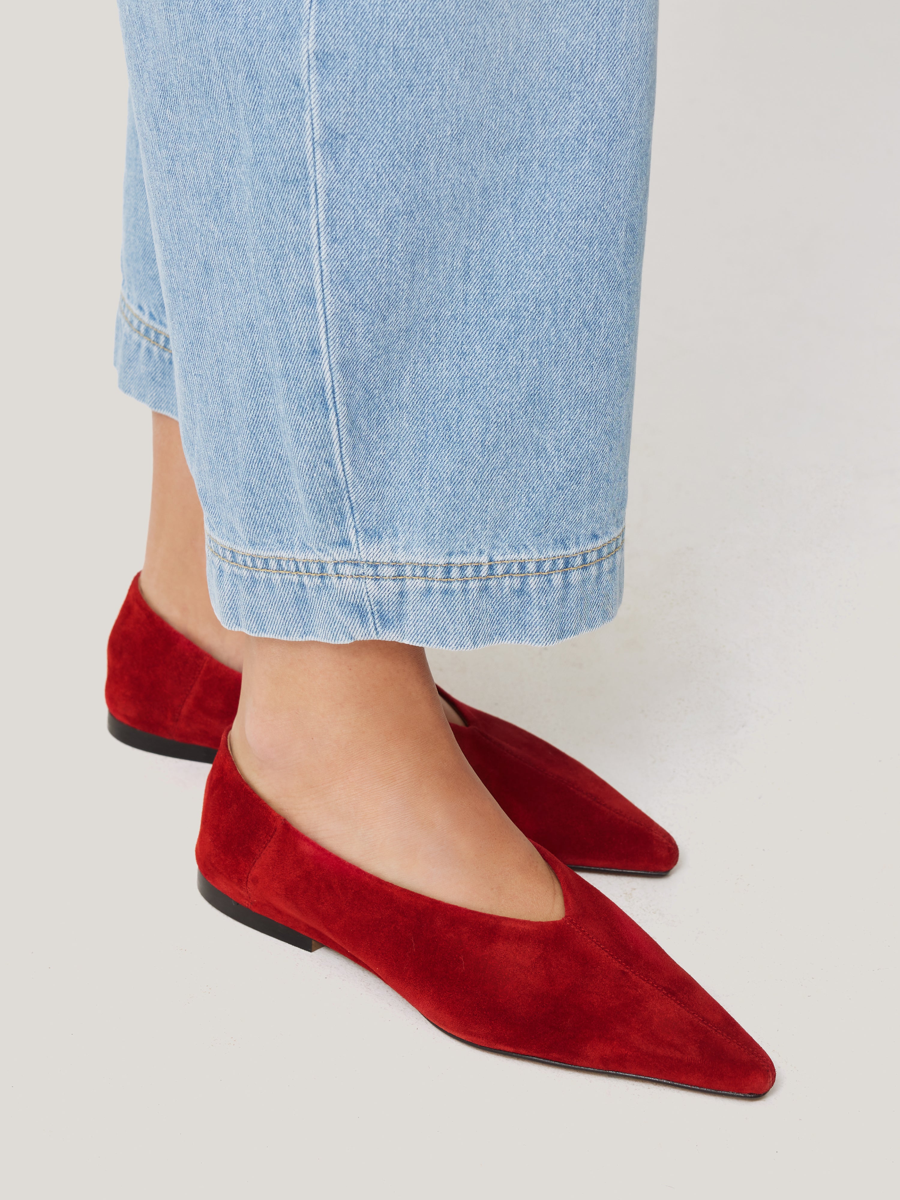 Linnie Flat Pointed Ballerina | Red – Jigsaw