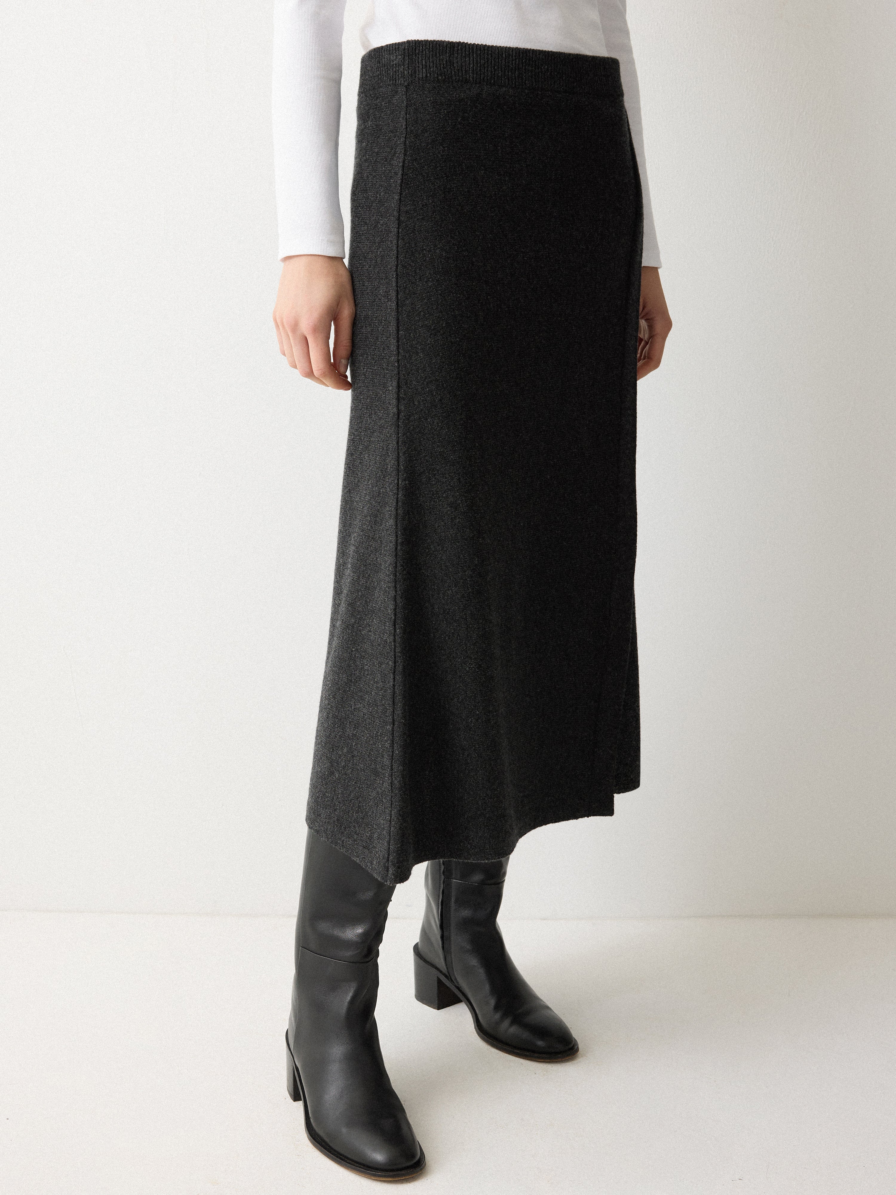 Overlap Seam Detail Skirt | Charcoal – Jigsaw