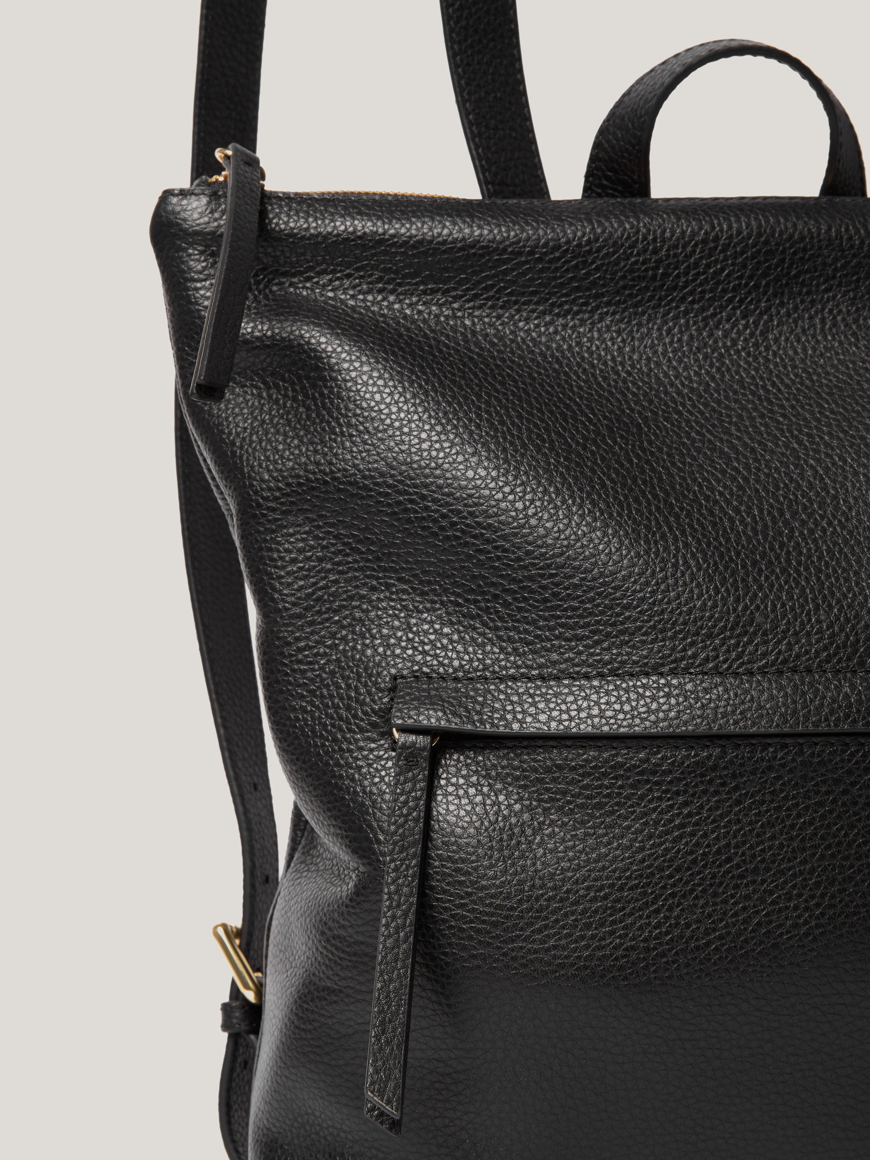 Pebble Leather Backpack | Black – Jigsaw
