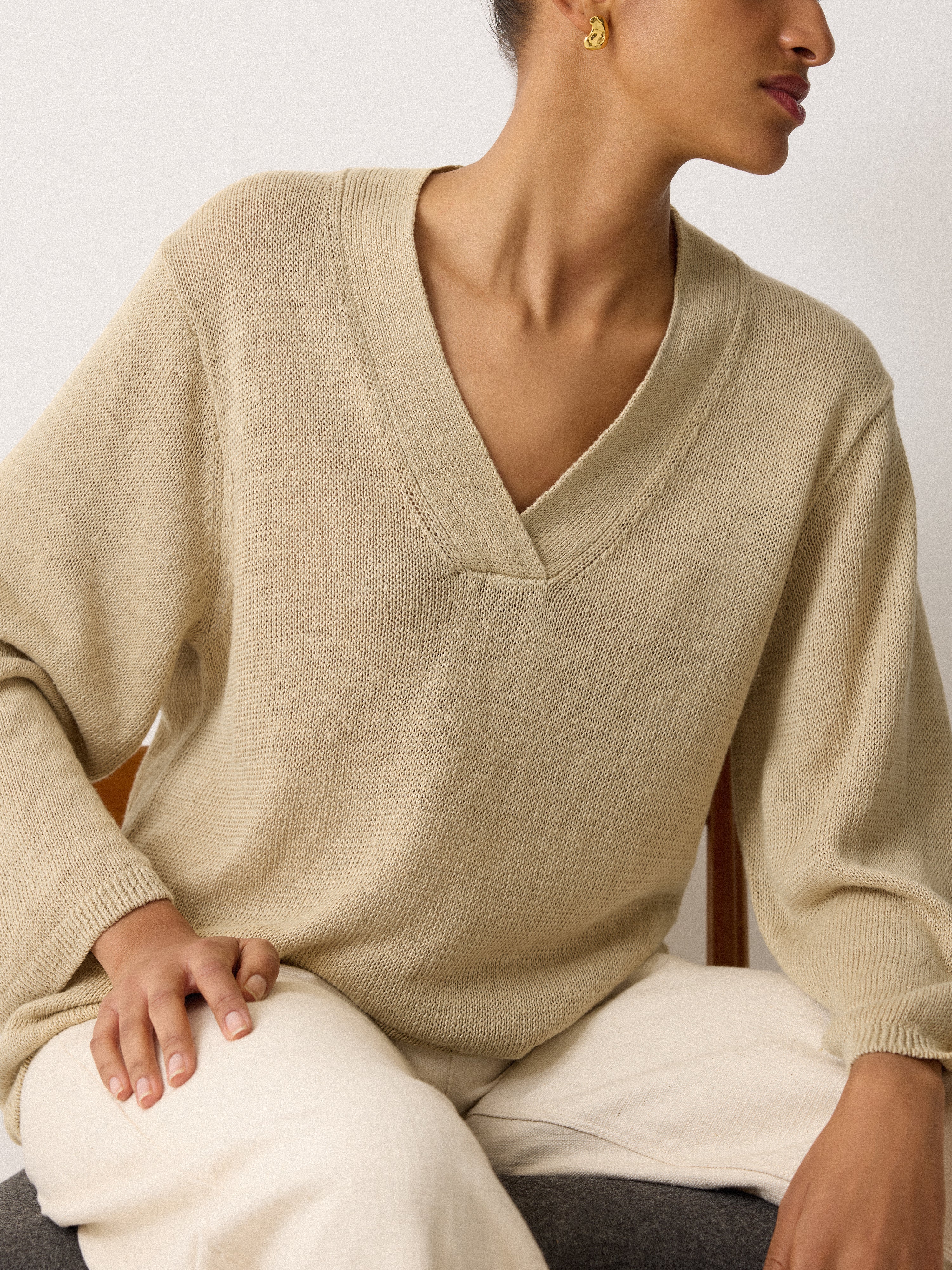 Linen V Neck Slouchy Jumper | Sand – Jigsaw