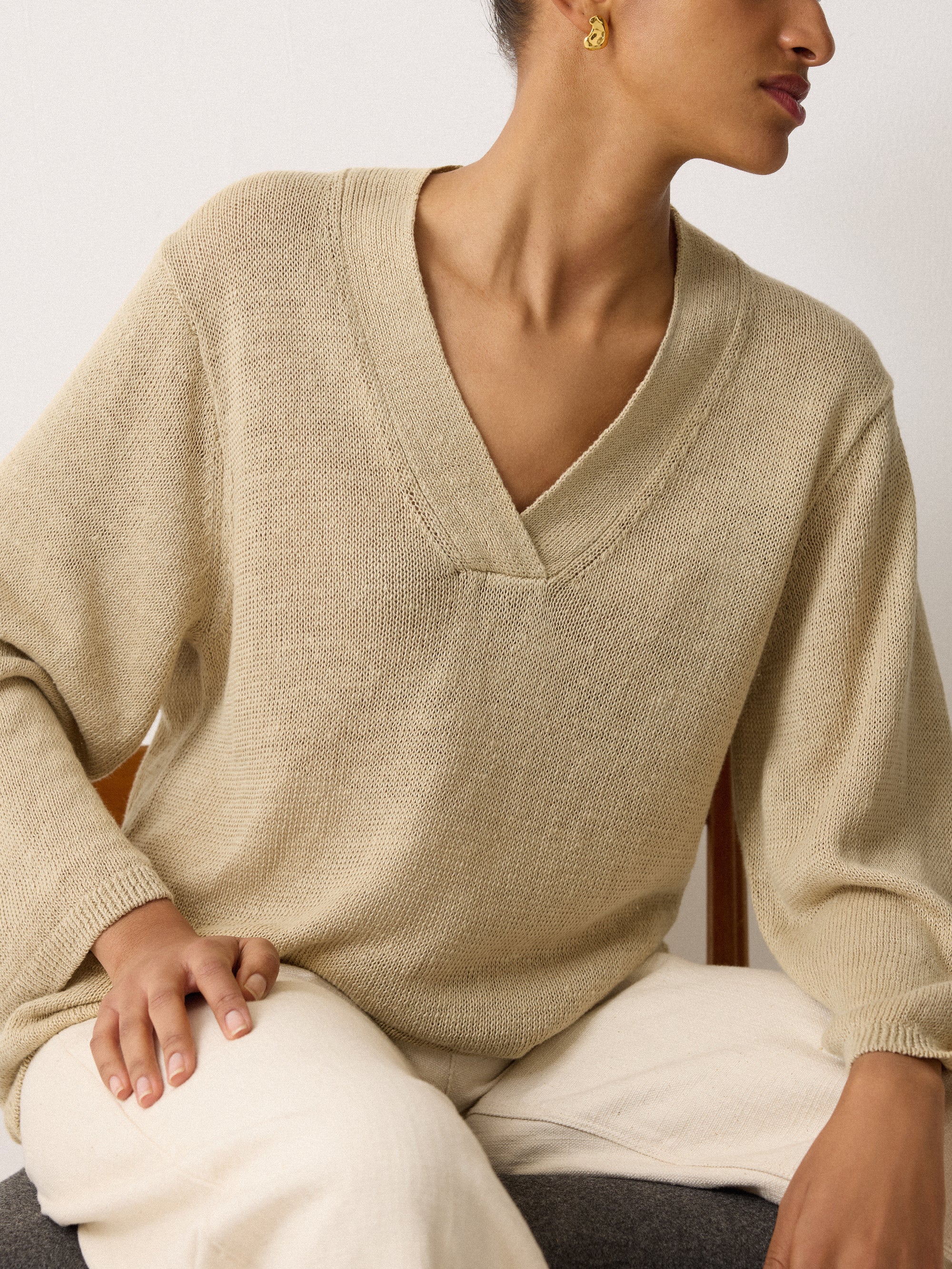 Linen V Neck Slouchy Jumper | Sand – Jigsaw